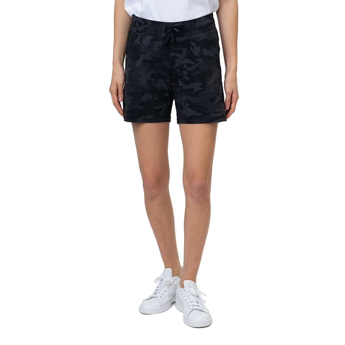 Tuff Apparel Short Deportivo para Dama Negro Camuflaje