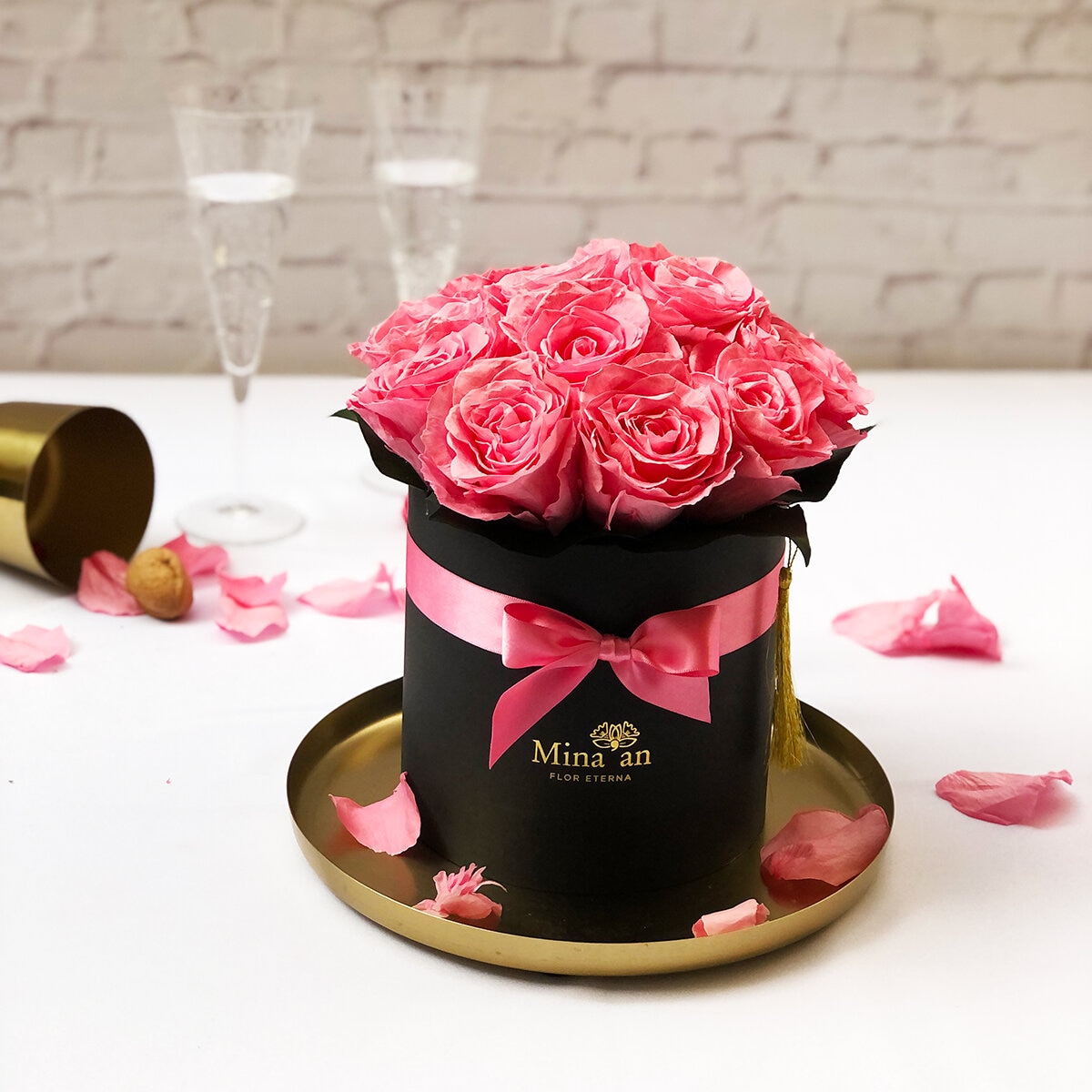 Mina'an Flor Eterna, Arreglo Con 12 Rosas Preservadas Col... Mina'an Flor Eterna, Arreglo Con 12 Rosas Preservadas Col...