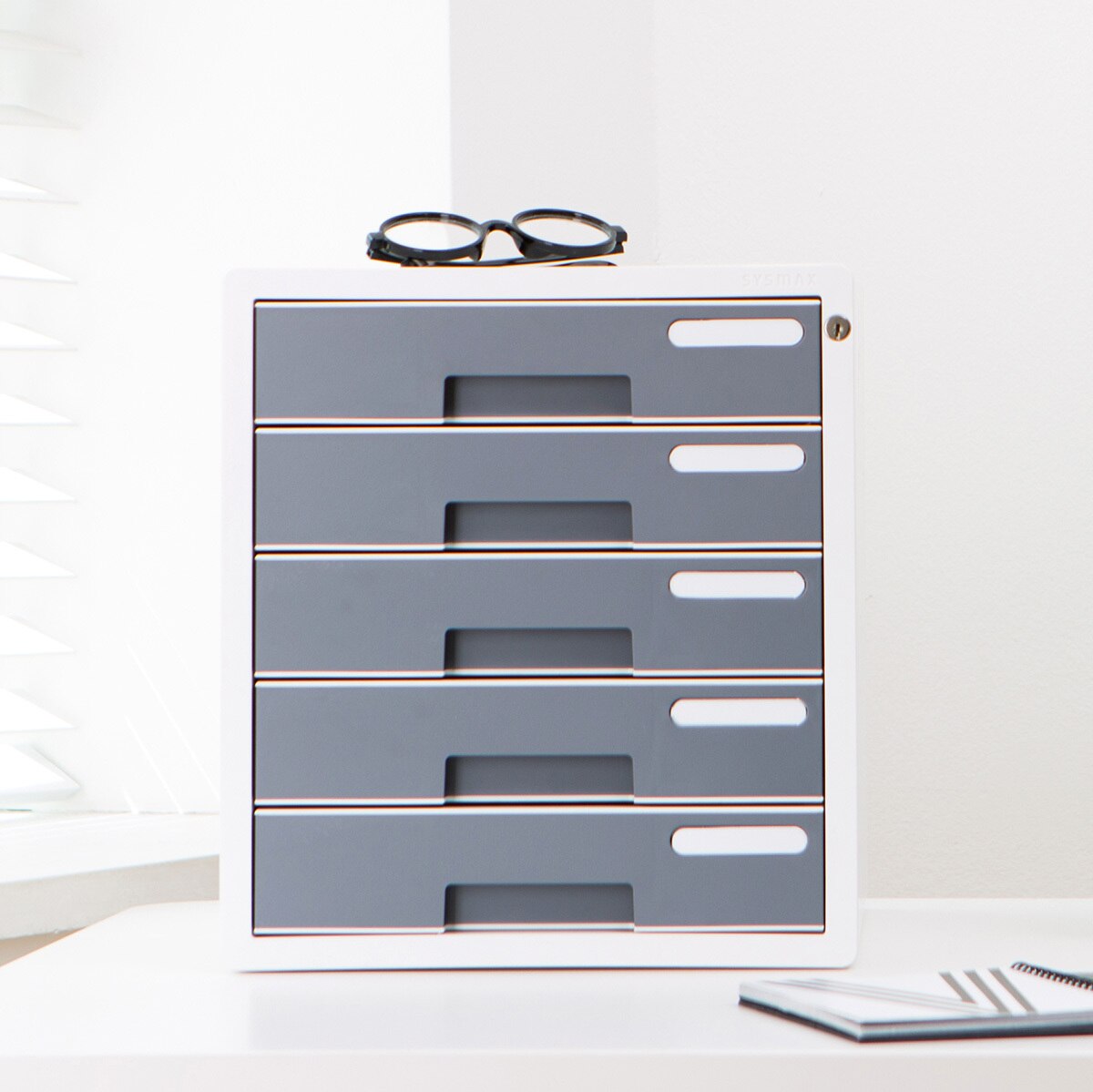SYSMAX, Archivero para Escritorio con 5 Cajones con Cerradura, Gris ...
